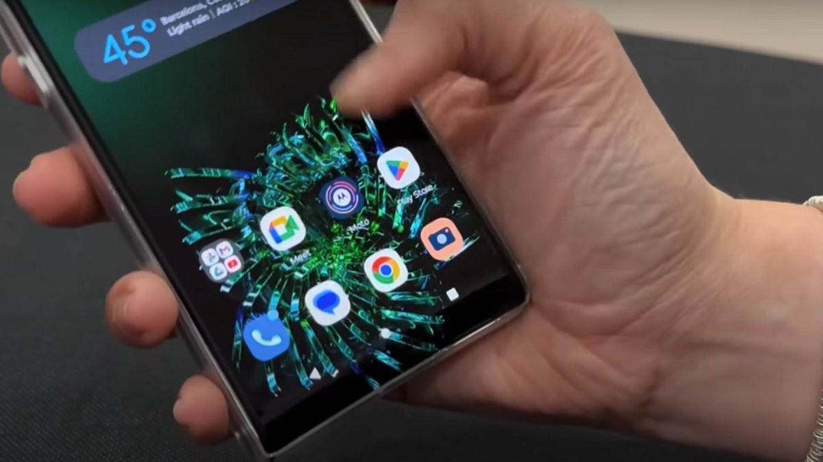 Motorola Toont Concept-smartphone Met Oprolbaar Scherm - Androidics.nl